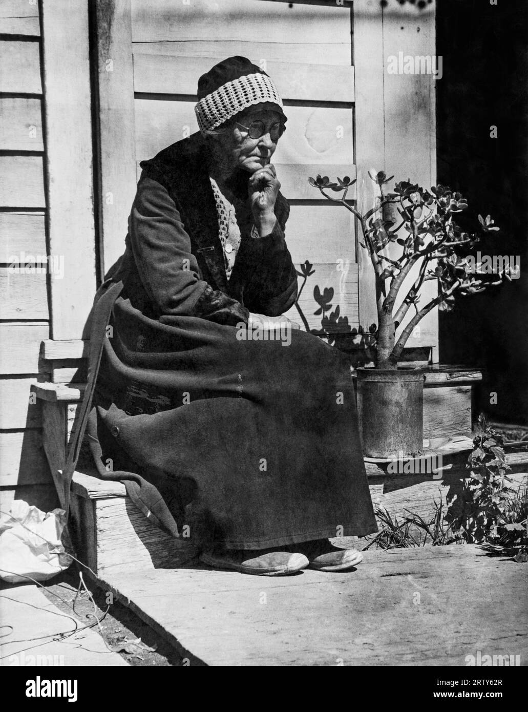 San Francisco California March 9 1935 An Woman Sits On Her Front