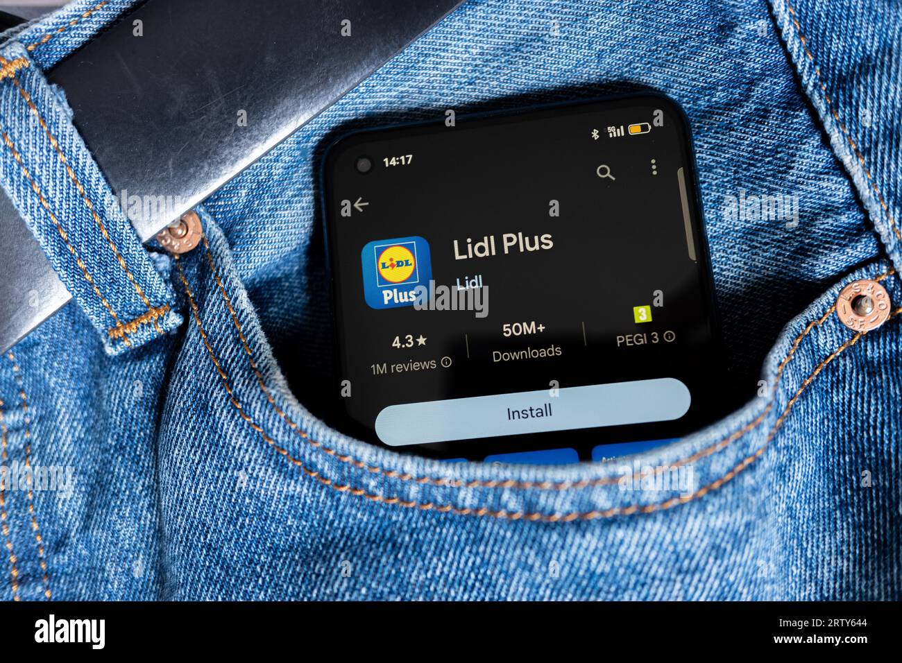 Lidl supermarkets hi-res stock photography and images - Alamy