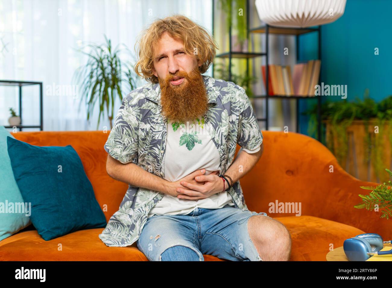 Sudden abdominal pain hi-res stock photography and images - Alamy