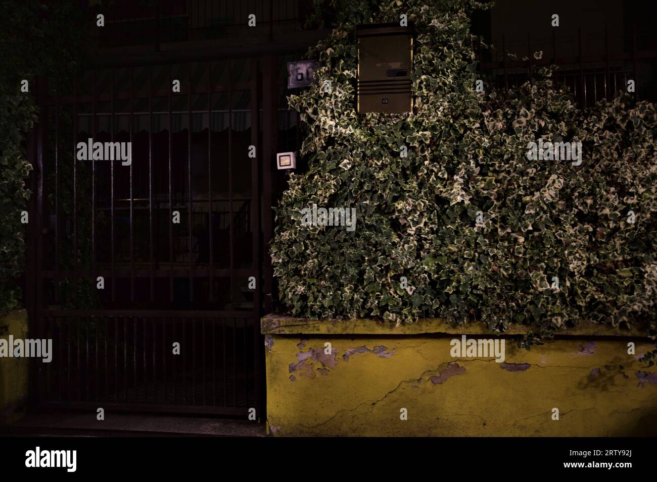 Old town close town gate at night hi-res stock photography and images ...