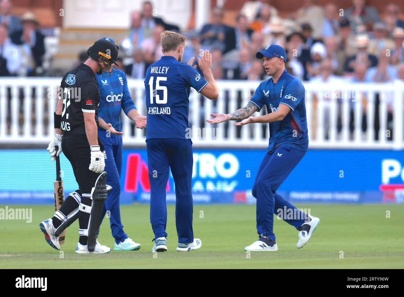 London, UK. 15th Sep, 2023. England's David Willey celebrates after ...