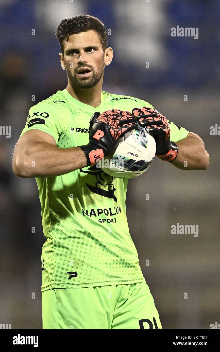 Geel, Belgium. 15th Sep, 2023. Essevee's goalkeeper Louis Bostyn ...