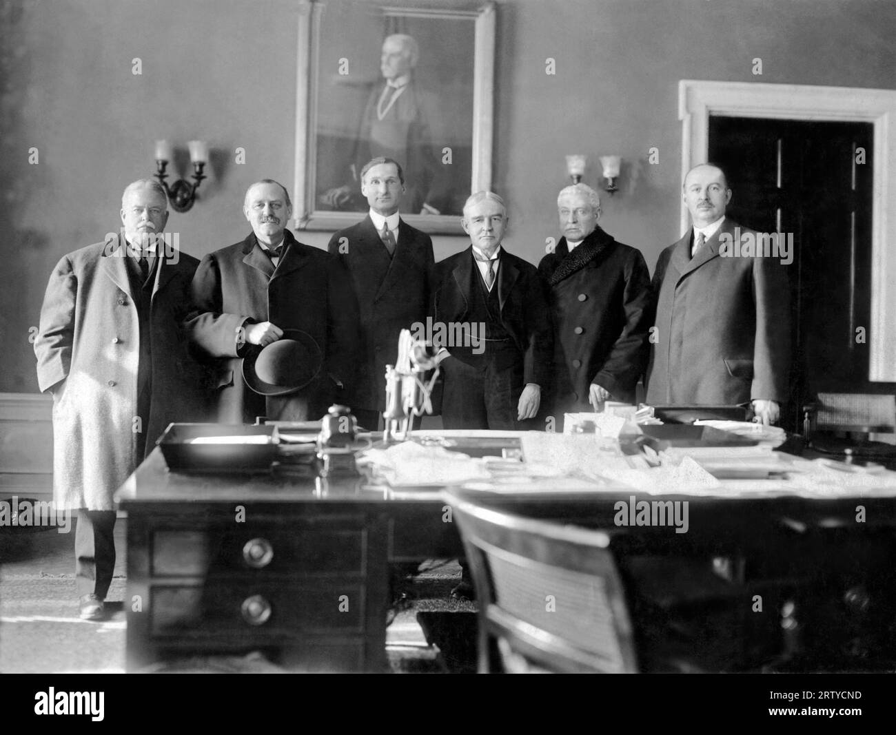 28 69 g Black and White Stock Photos & Images - Alamy