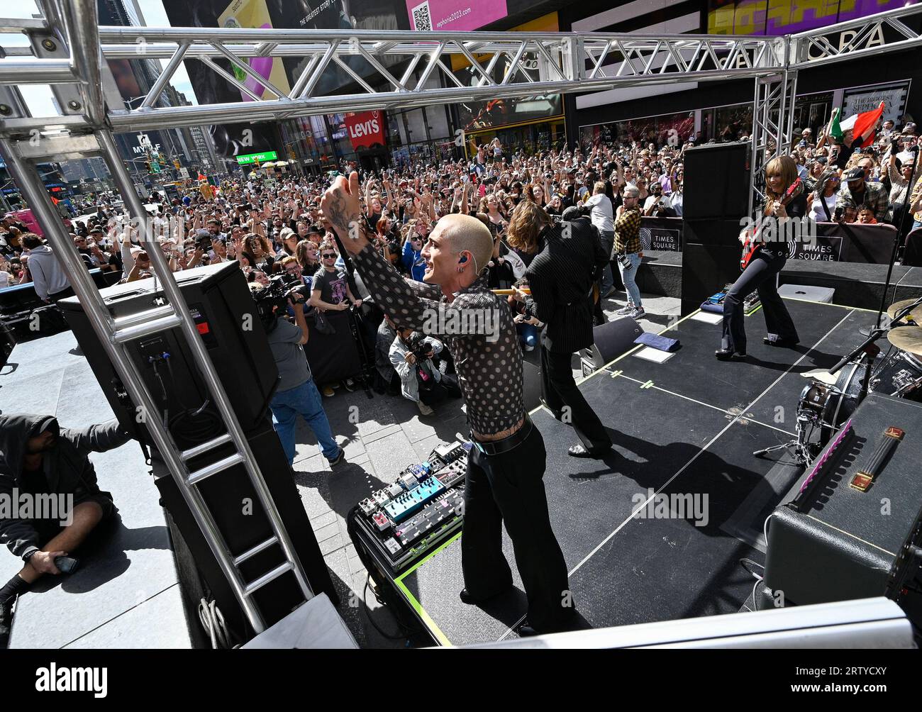 Damiano David, left, Thomas Raggi and Victoria De Angelis from the ...