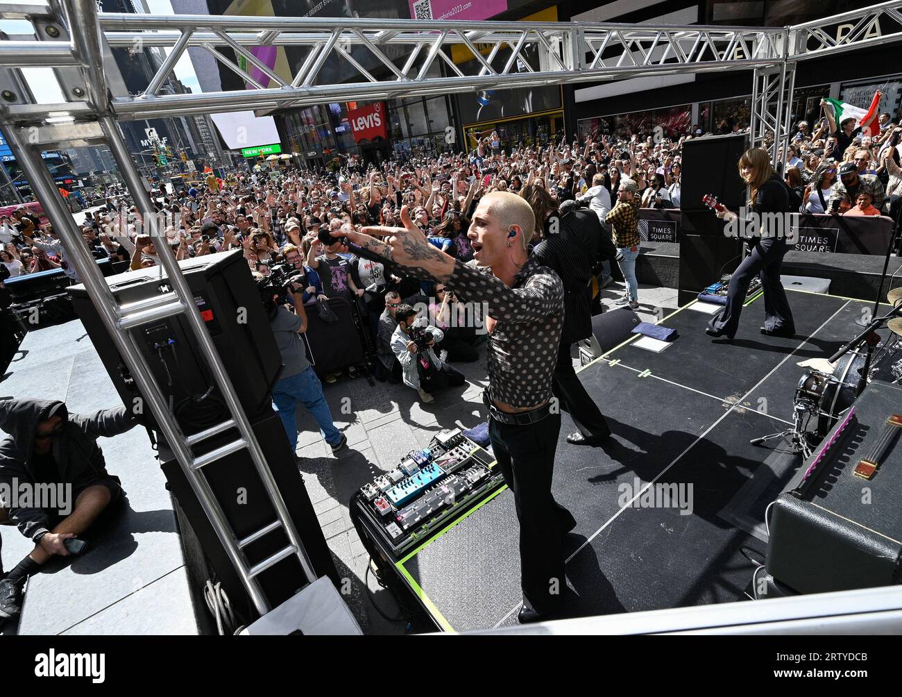 Damiano David, left, Thomas Raggi and Victoria De Angelis from the ...