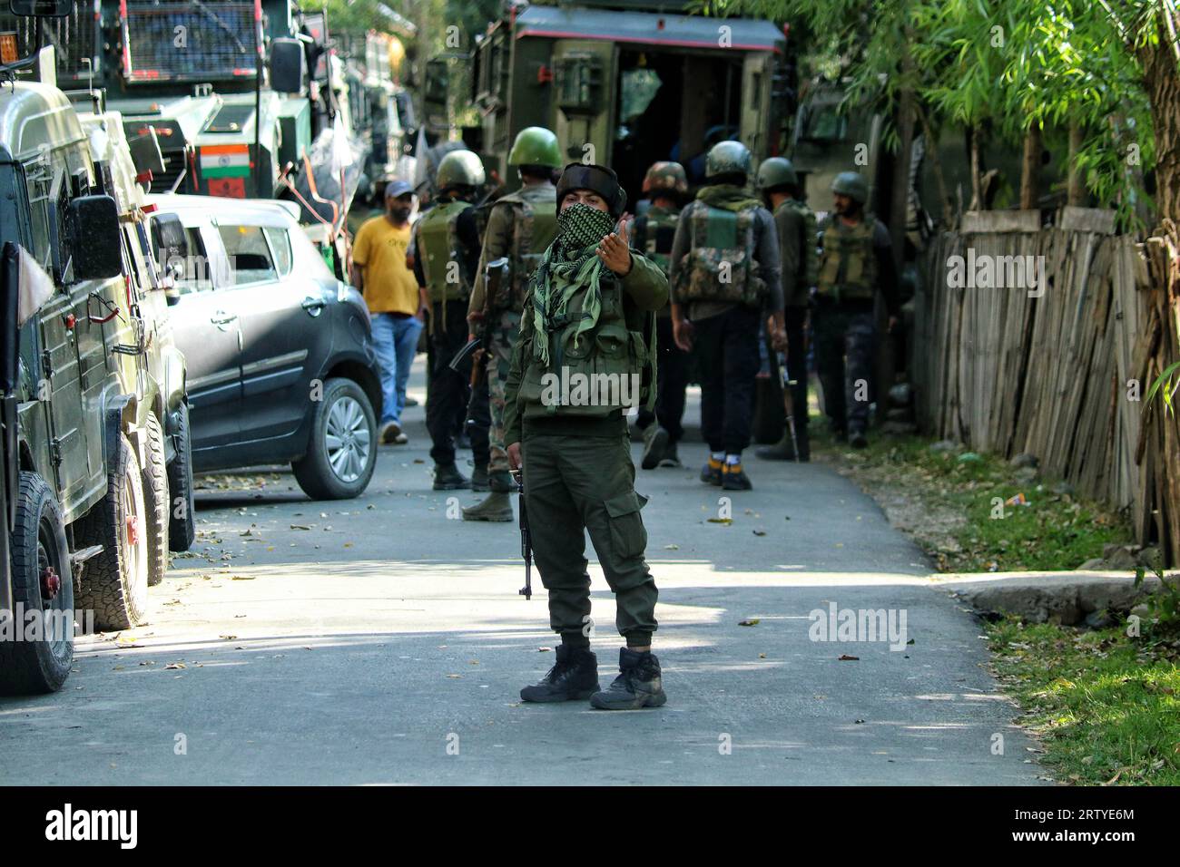 Indian security forces personnel stand hi-res stock photography and ...