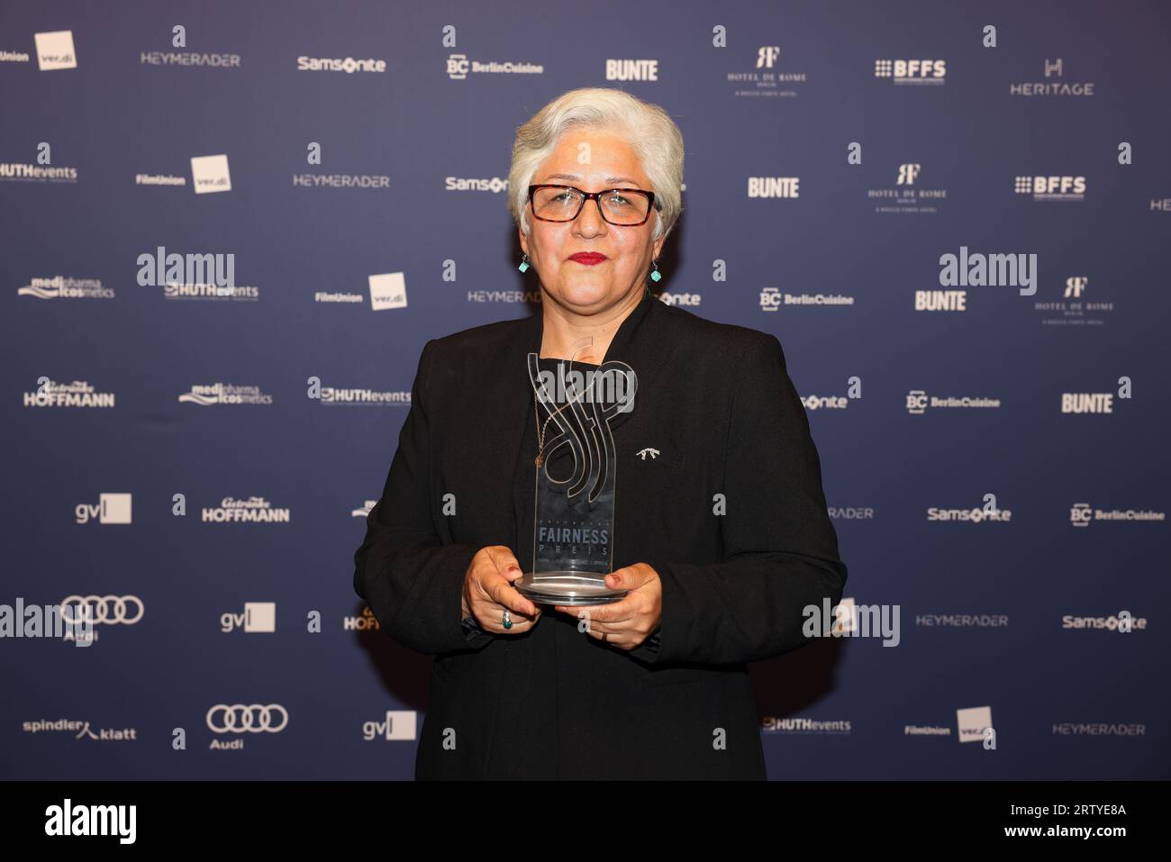 Shole pakravan hi-res stock photography and images - Alamy