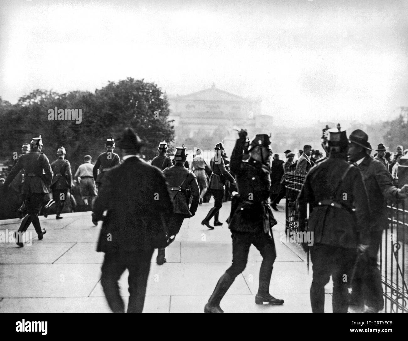 Reichstag 1932 hi-res stock photography and images - Alamy