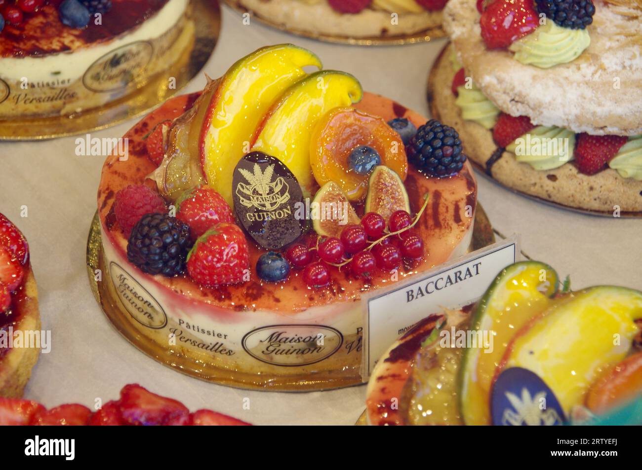 Glazed tart in a Versailles Bakery. Versailles, France Stock Photo - Alamy