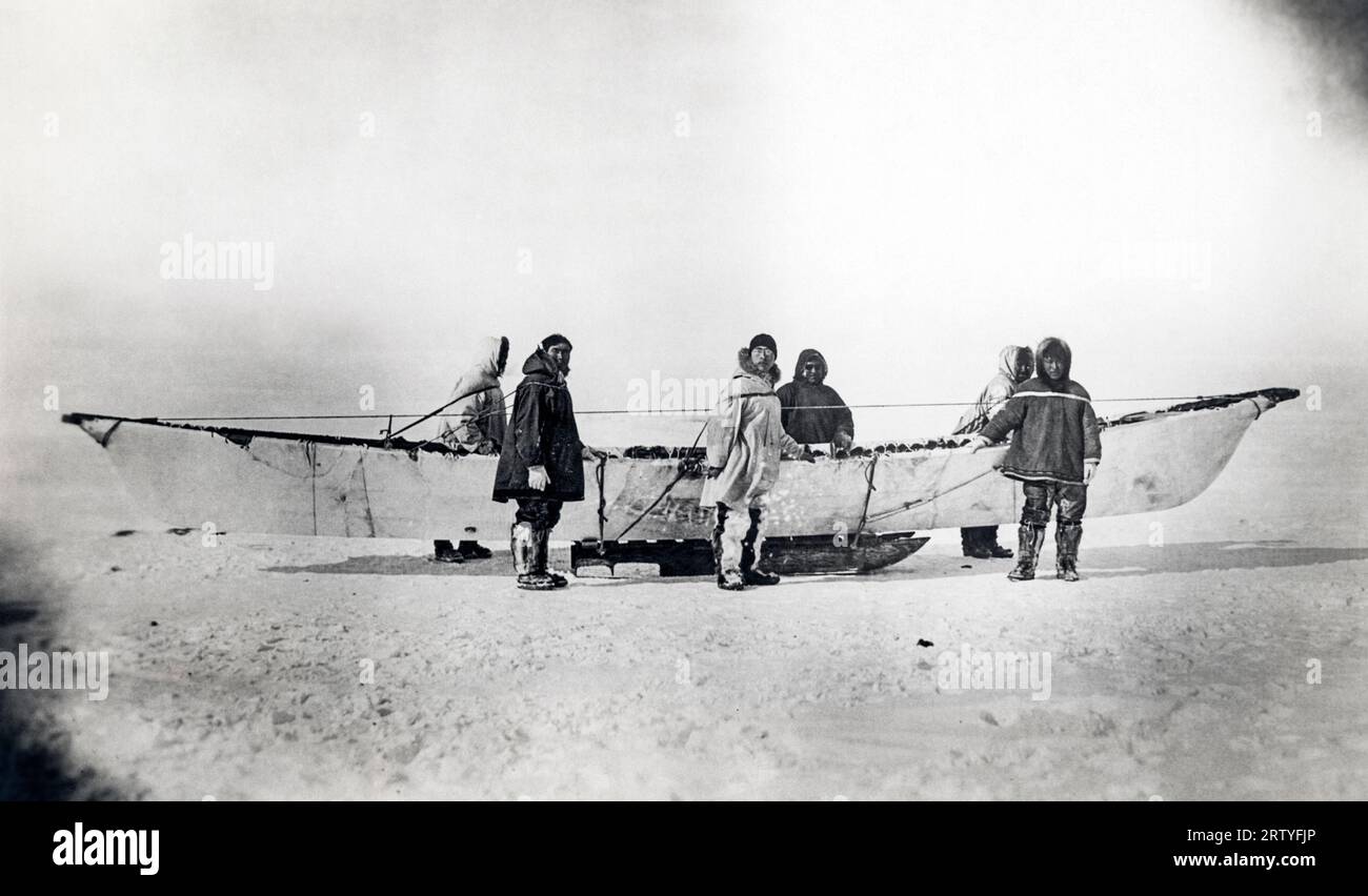 Eskimos fish hi-res stock photography and images - Alamy