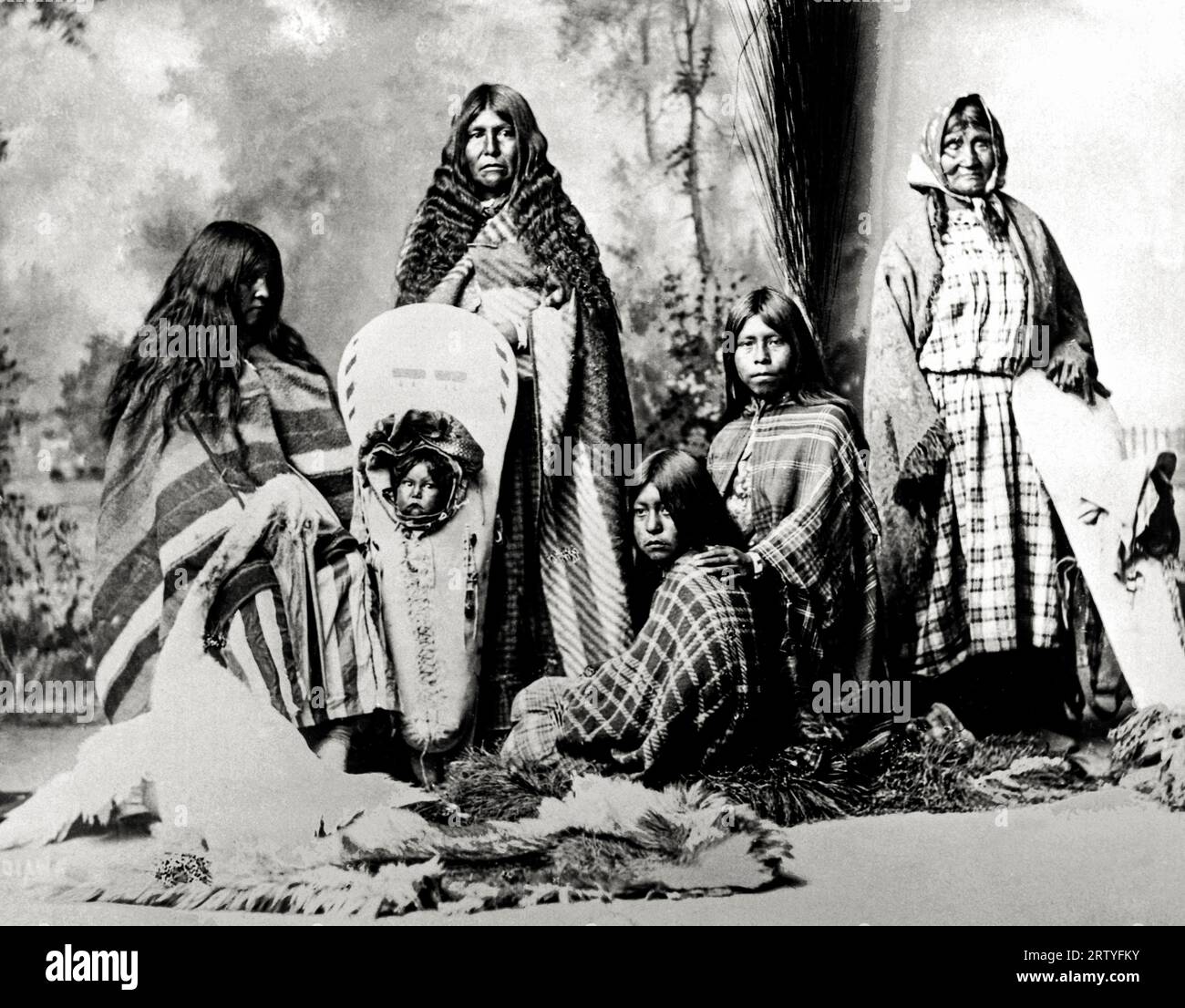 Utah, c. 1890 An Ute family poses for a portrait Stock Photo - Alamy