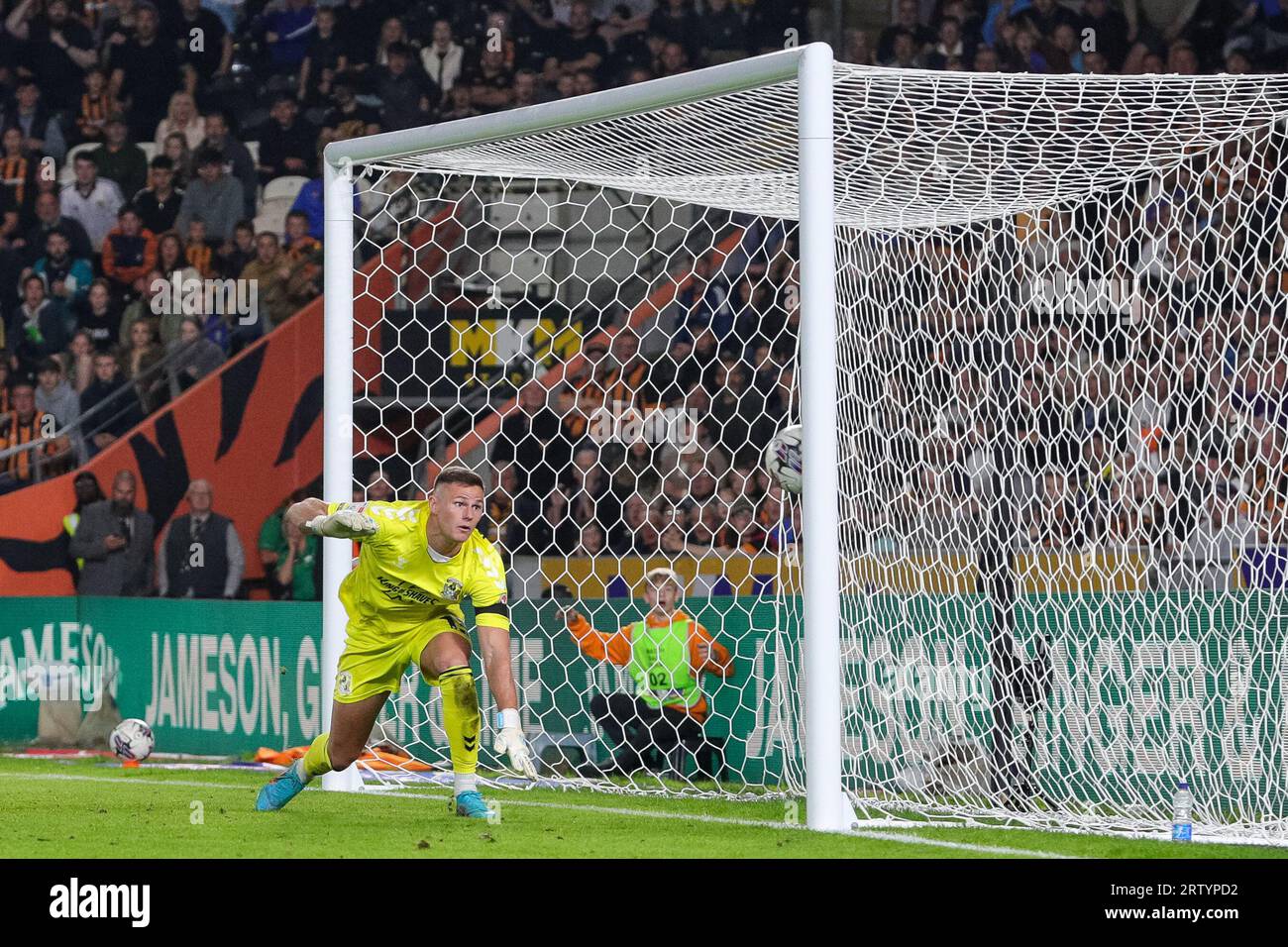 Aaron Connolly #44 of Hull City scores a goal and makes it 1-1 during ...