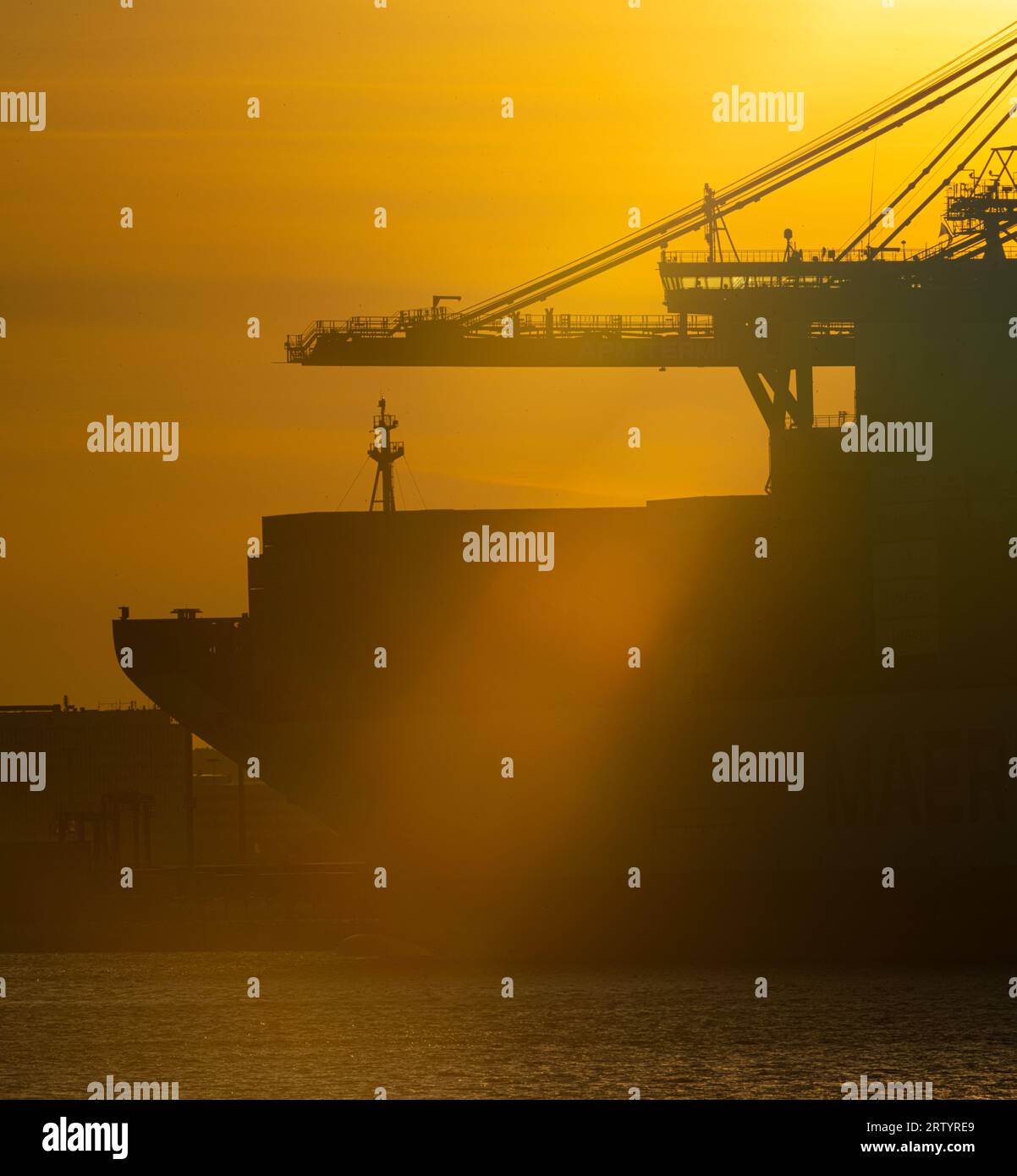 Bow of container ship side view hi-res stock photography and images - Alamy
