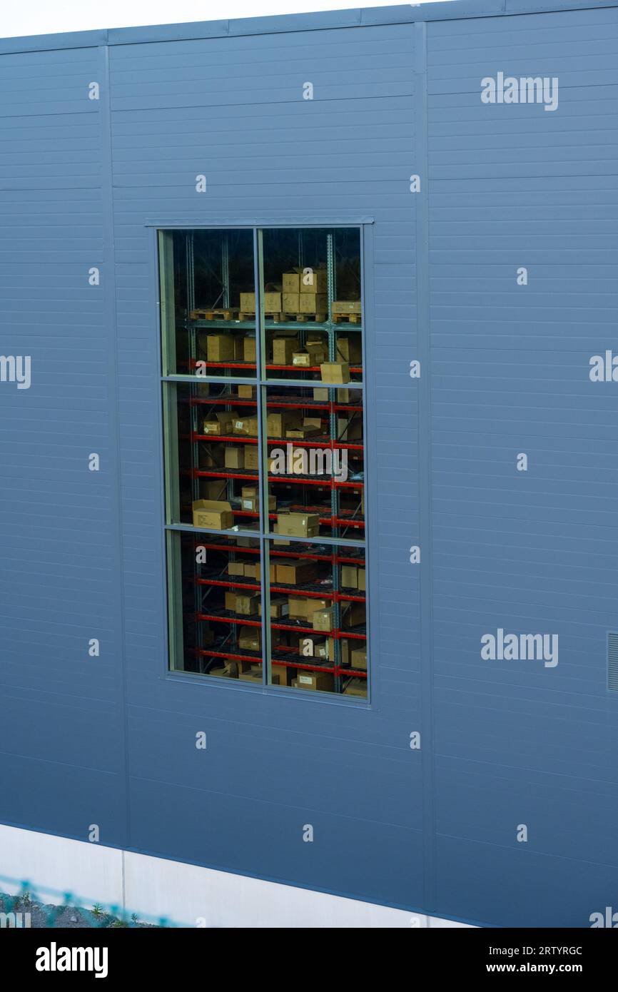 Cabinet doors visible hi-res stock photography and images - Alamy