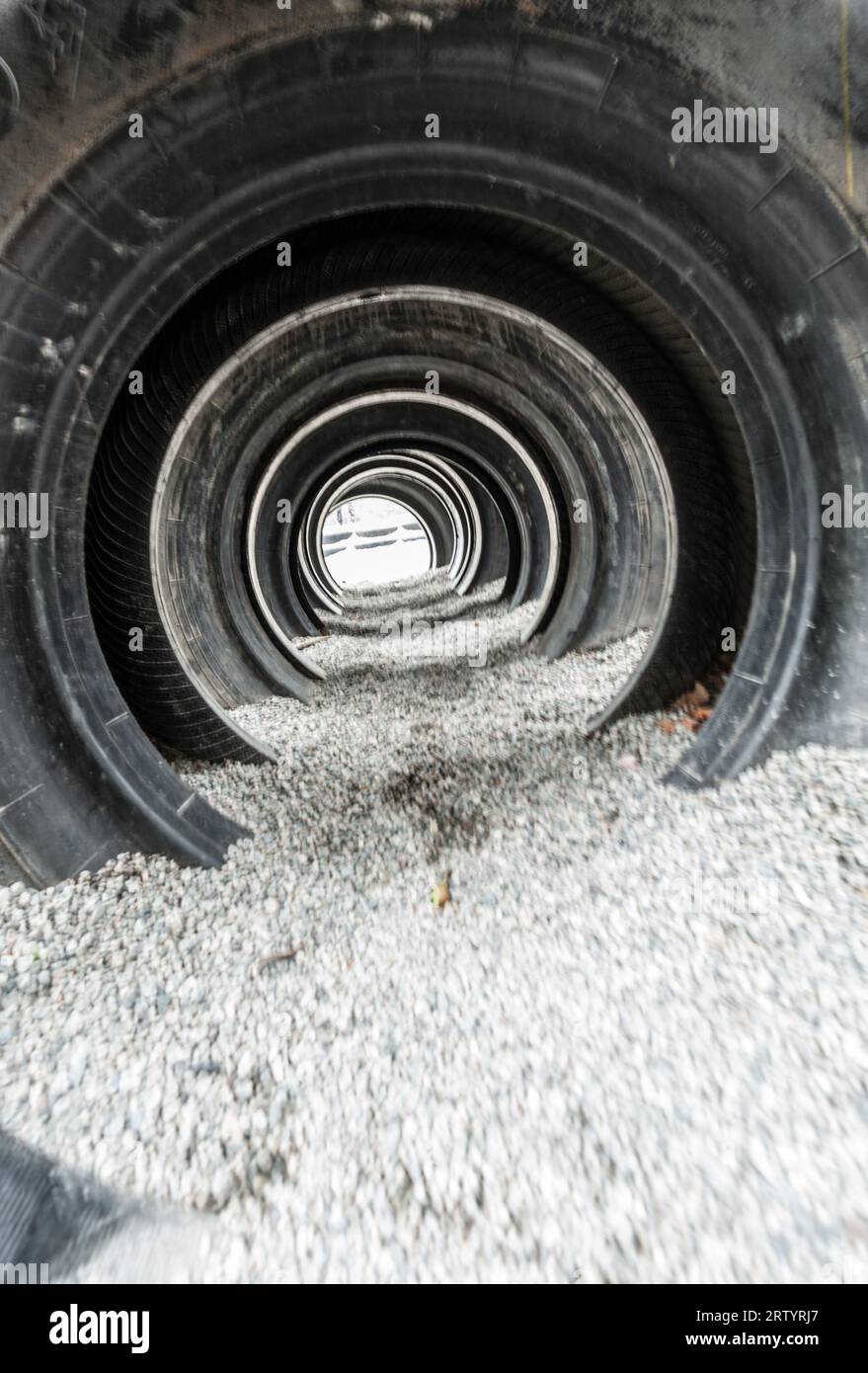 Man looking classic car engine hi-res stock photography and images - Alamy