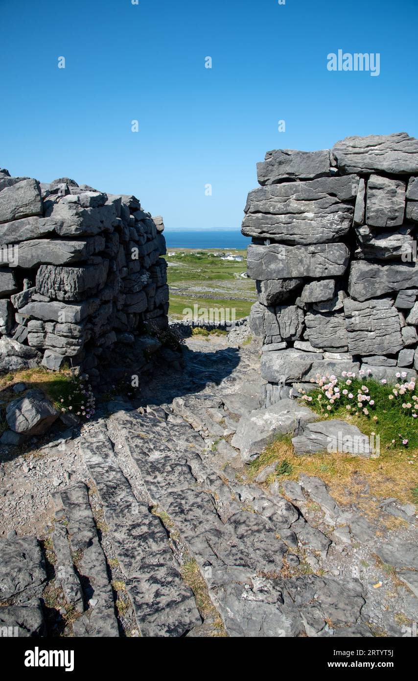 Kilmurvey inis mor hi-res stock photography and images - Alamy