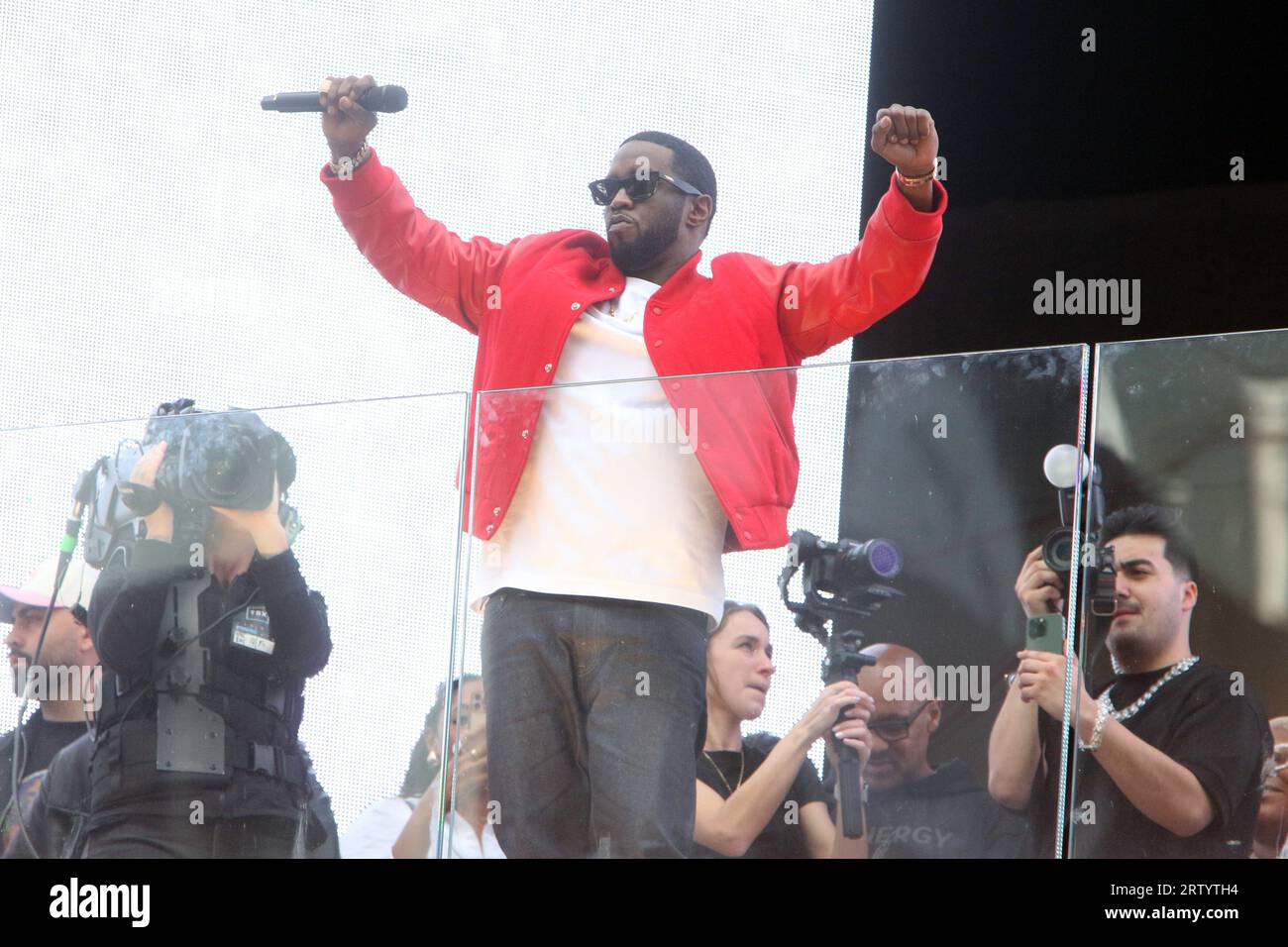 New York, NY, USA. 15th Sep, 2023. Sean 'Diddy' Combs is presented with ...