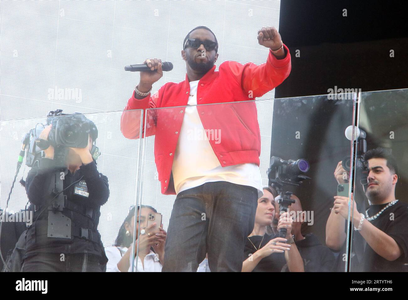 New York, NY, USA. 15th Sep, 2023. Sean 'Diddy' Combs is presented with ...