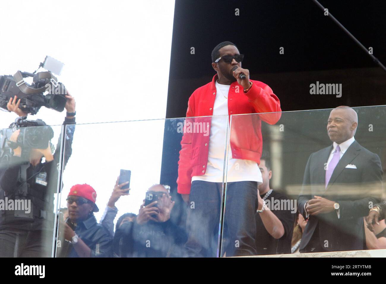 New York, NY, USA. 15th Sep, 2023. Sean 'Diddy' Combs is presented with ...