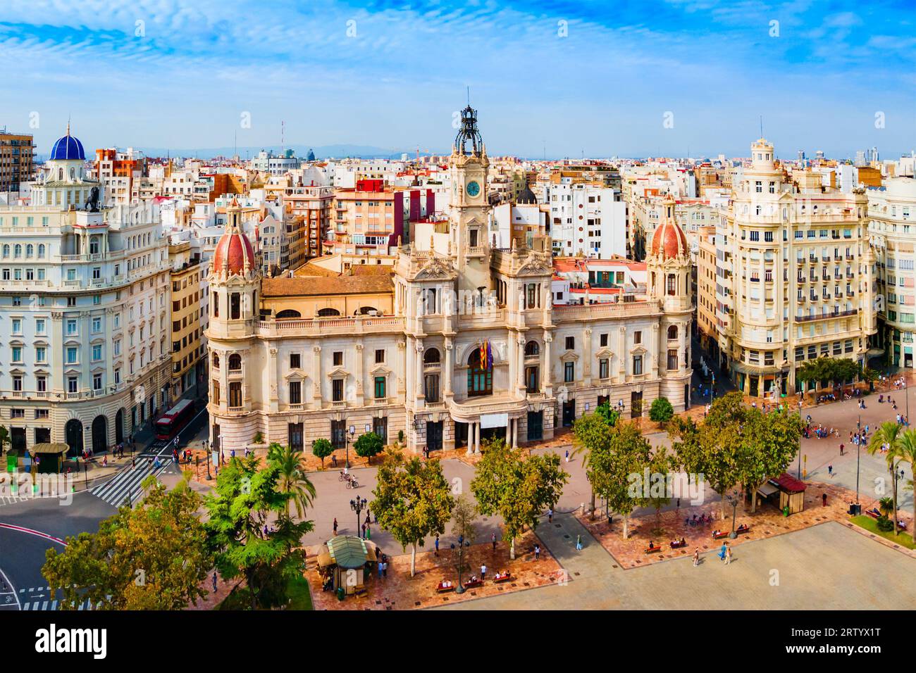 Valencia City Hall Valencia's New Plaza Del Ayuntamiento For 91 Days