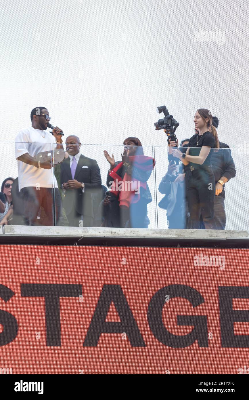 Mayor Adams Presents Sean 'Diddy' Combs with the Keys to the City, New ...