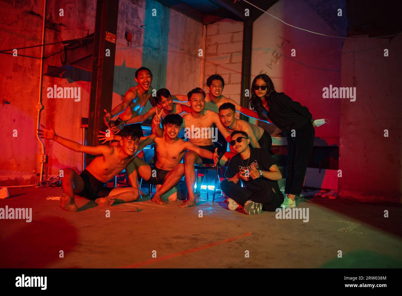 Hispanic family reunion hi-res stock photography and images - Alamy