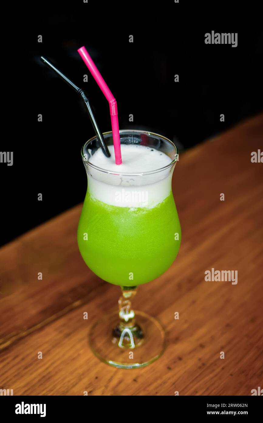 Green bar hi-res stock photography and images - Alamy