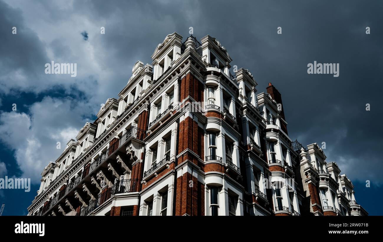 London Mansion Flats Stock Photo - Alamy
