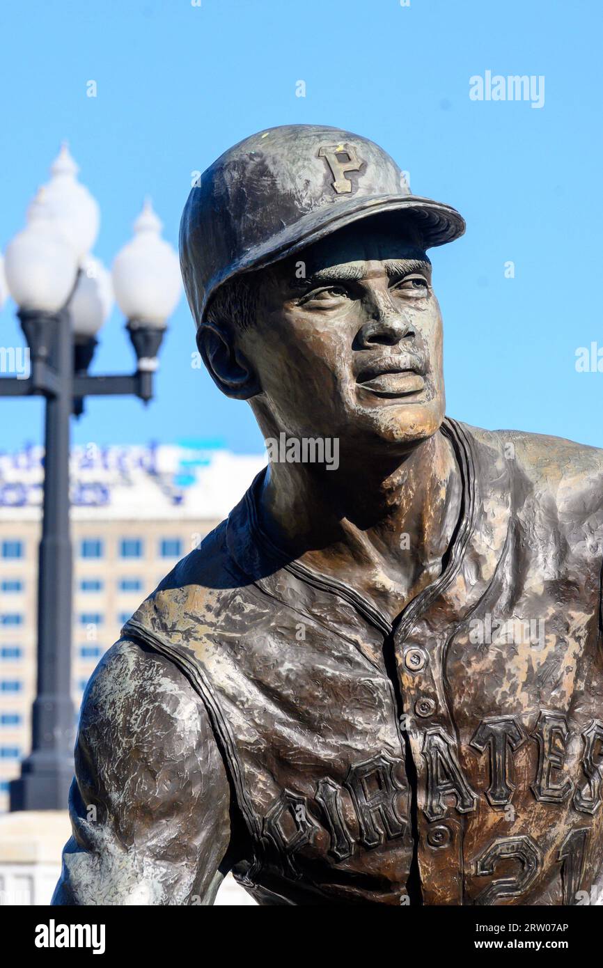 Pittsburgh, United States. 15th Sep, 2023. A statue of Robert Clemente ...