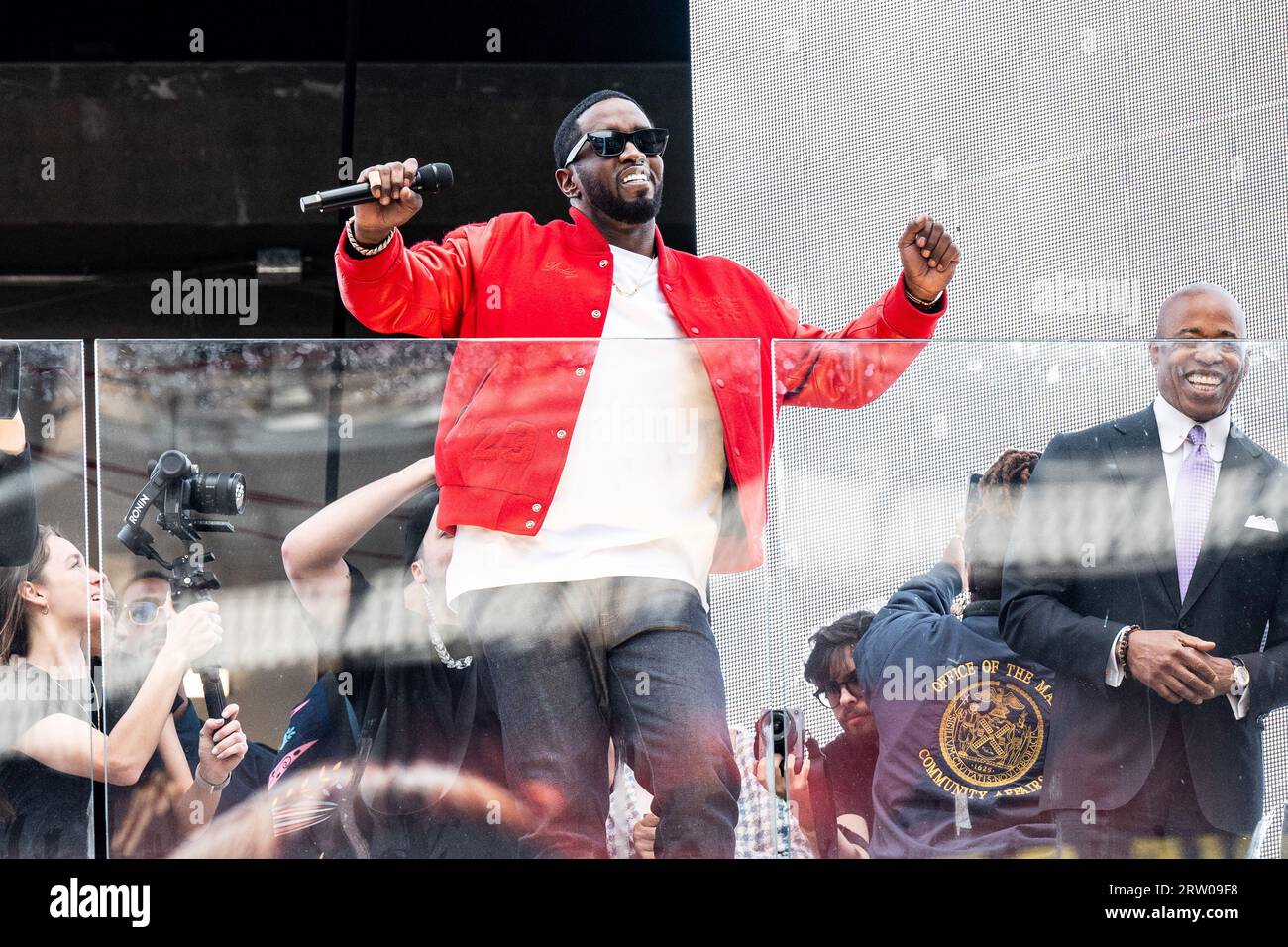 New York, United States. 15th Sep, 2023. Sean Combs sings and dancing ...