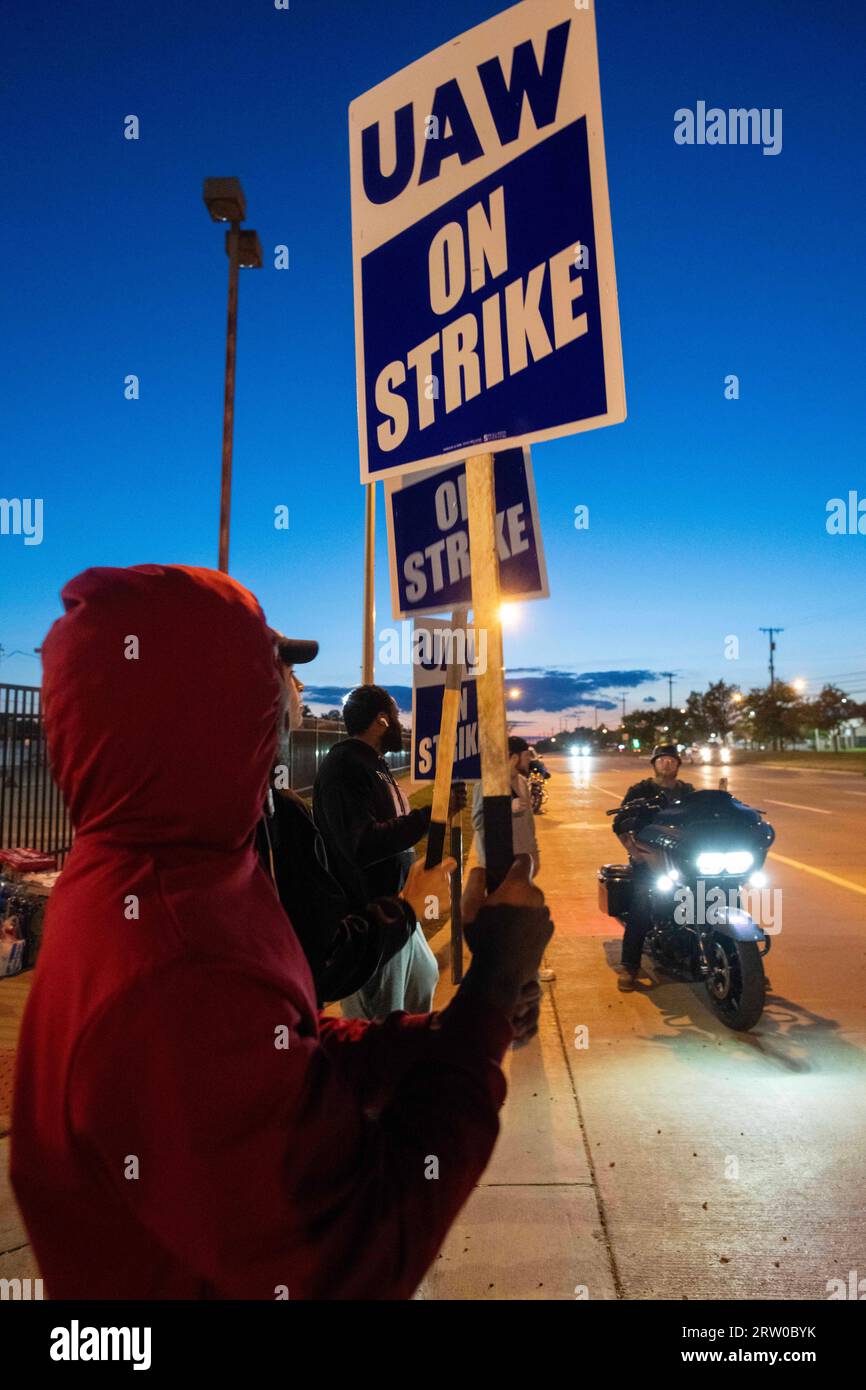 Ford employee hi-res stock photography and images - Alamy