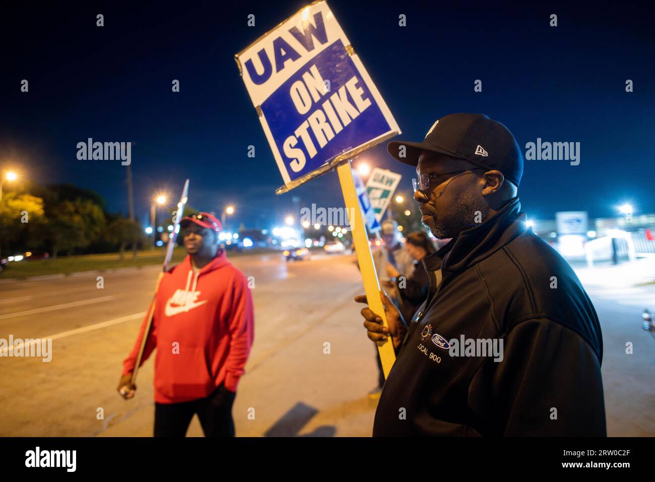 Wayne, Michigan, USA. 15th Sep, 2023. A Ford employee and local 900 ...