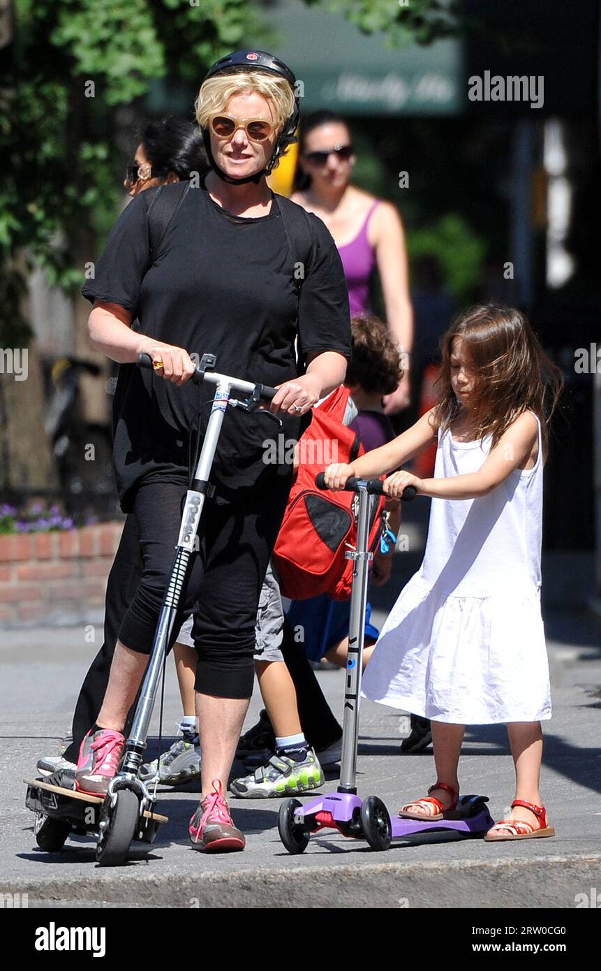 NEW YORK CITY - MAY 25: (L-R) Deborra Lee Furness and her daughter Ava ...