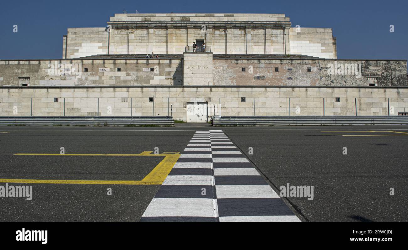 Cathedral light nazi party rally hi-res stock photography and images ...