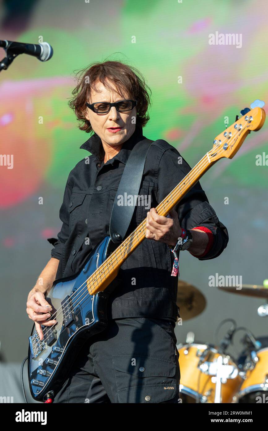 Chicago, USA. 15th Sep, 2023. Josephine Wiggs of The Breeders during ...