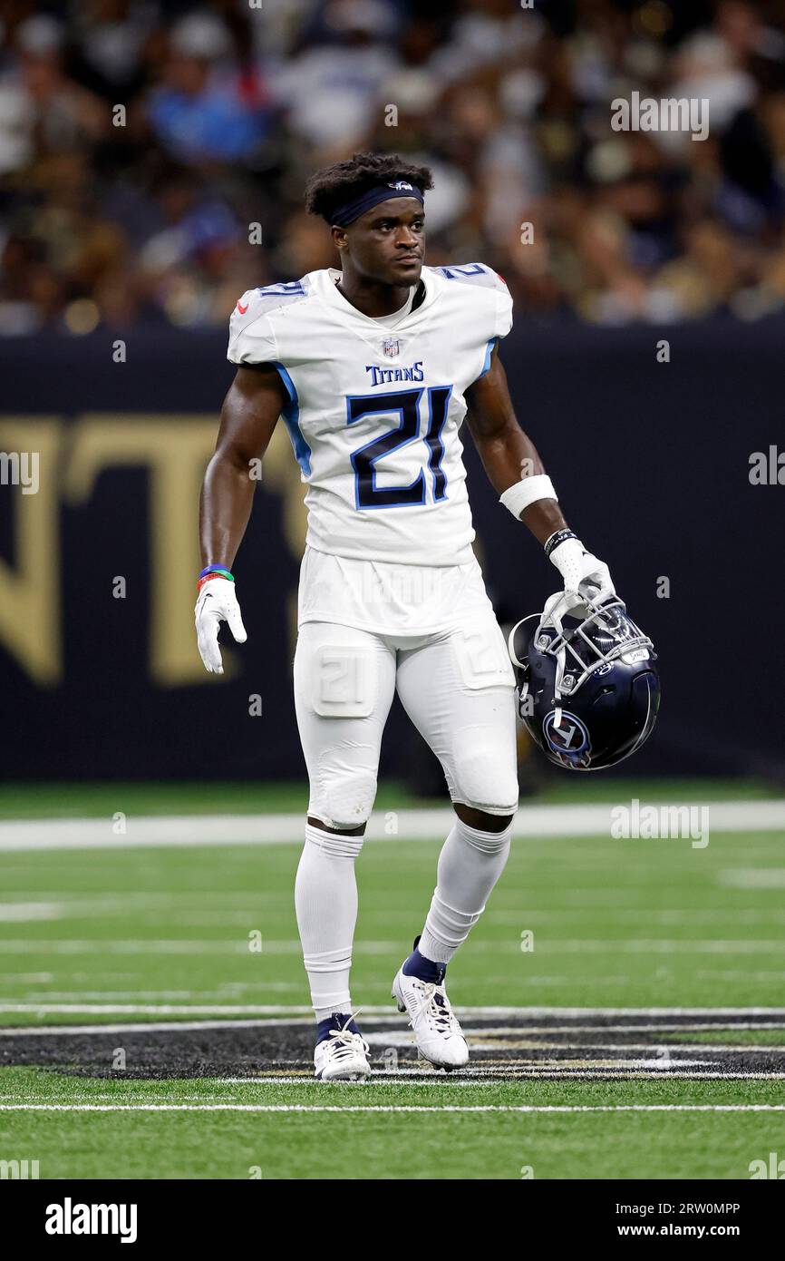 Tennessee Titans cornerback Roger McCreary (21) during an NFL football ...
