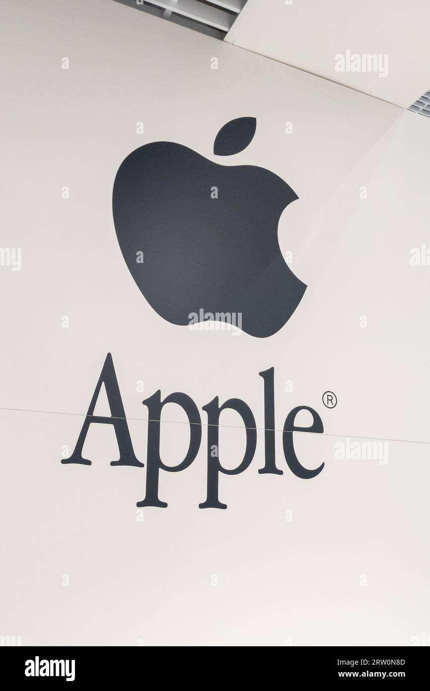 Bordeaux , France - 09 12 2023 : Apple logo brand and chain sign text ...