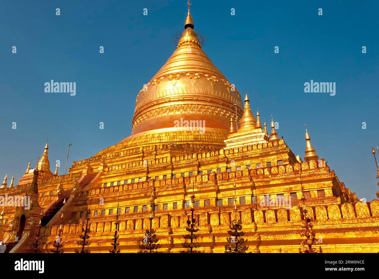 Magnificent temple with golden dome, Bagan, Myanmar Stock Photo - Alamy