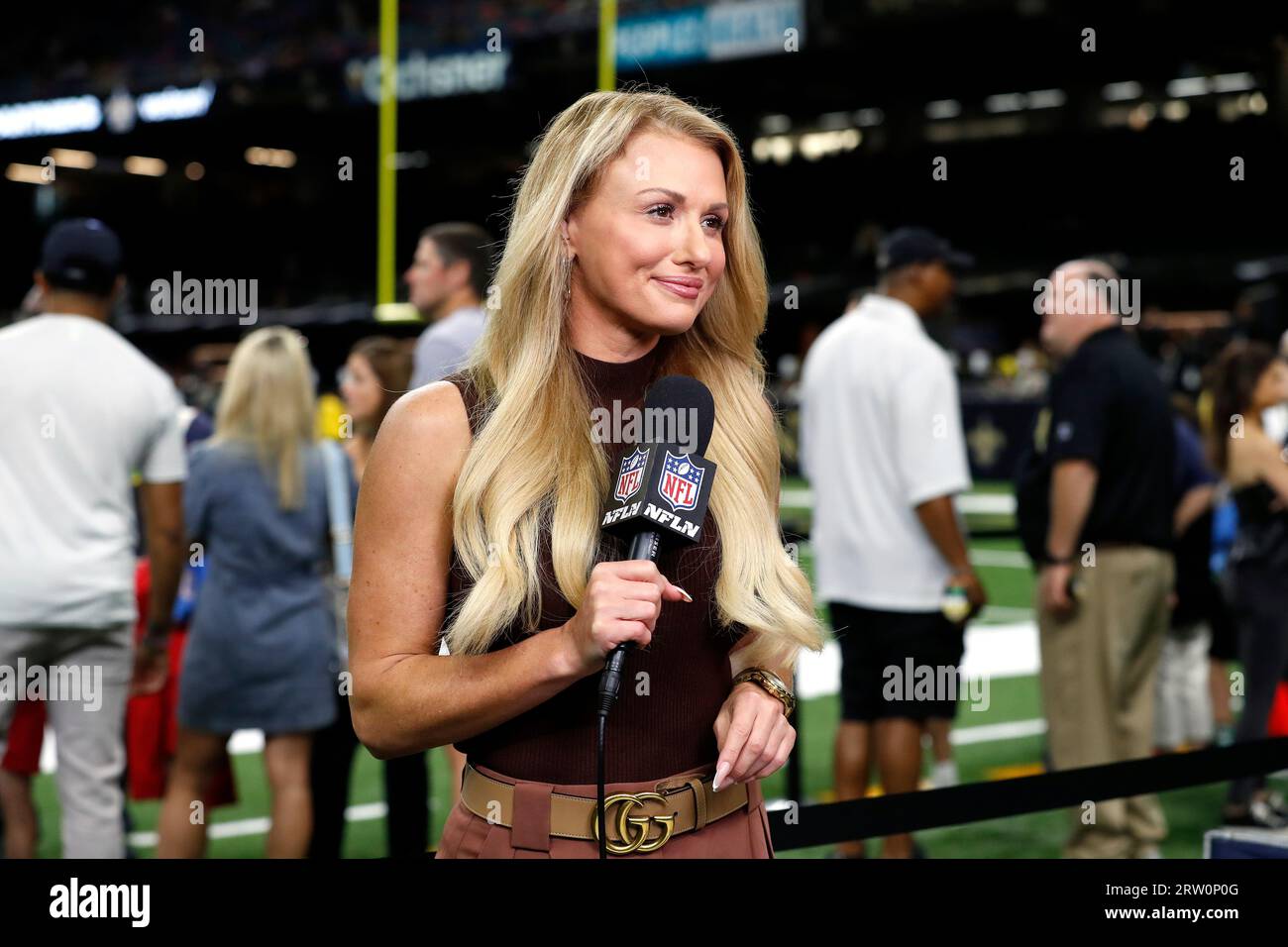 NFL Network reporter Jane Slater before an NFL football game between ...
