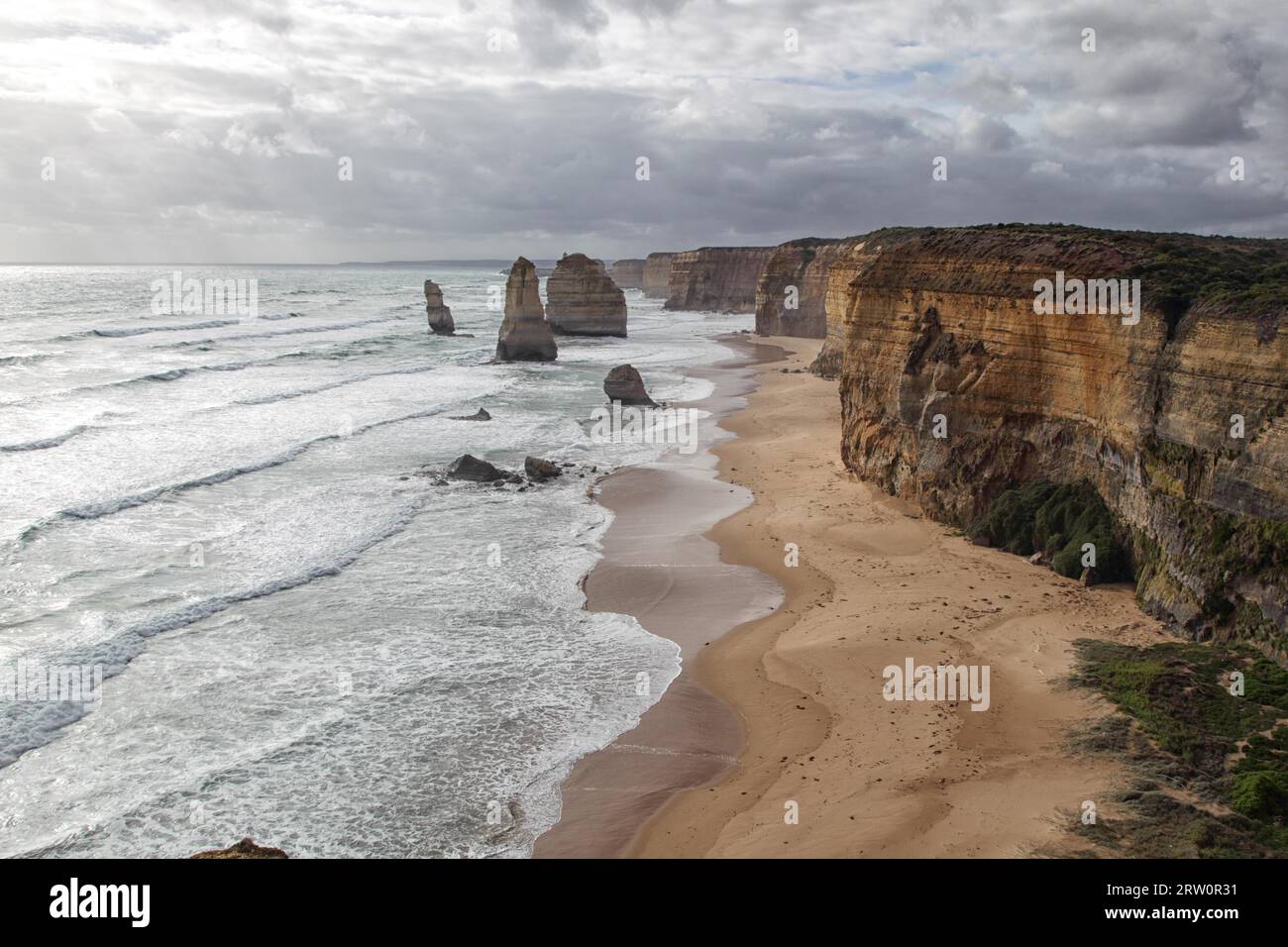 The Twelve Apostles, a world-famous rock formation on the Great Ocean ...
