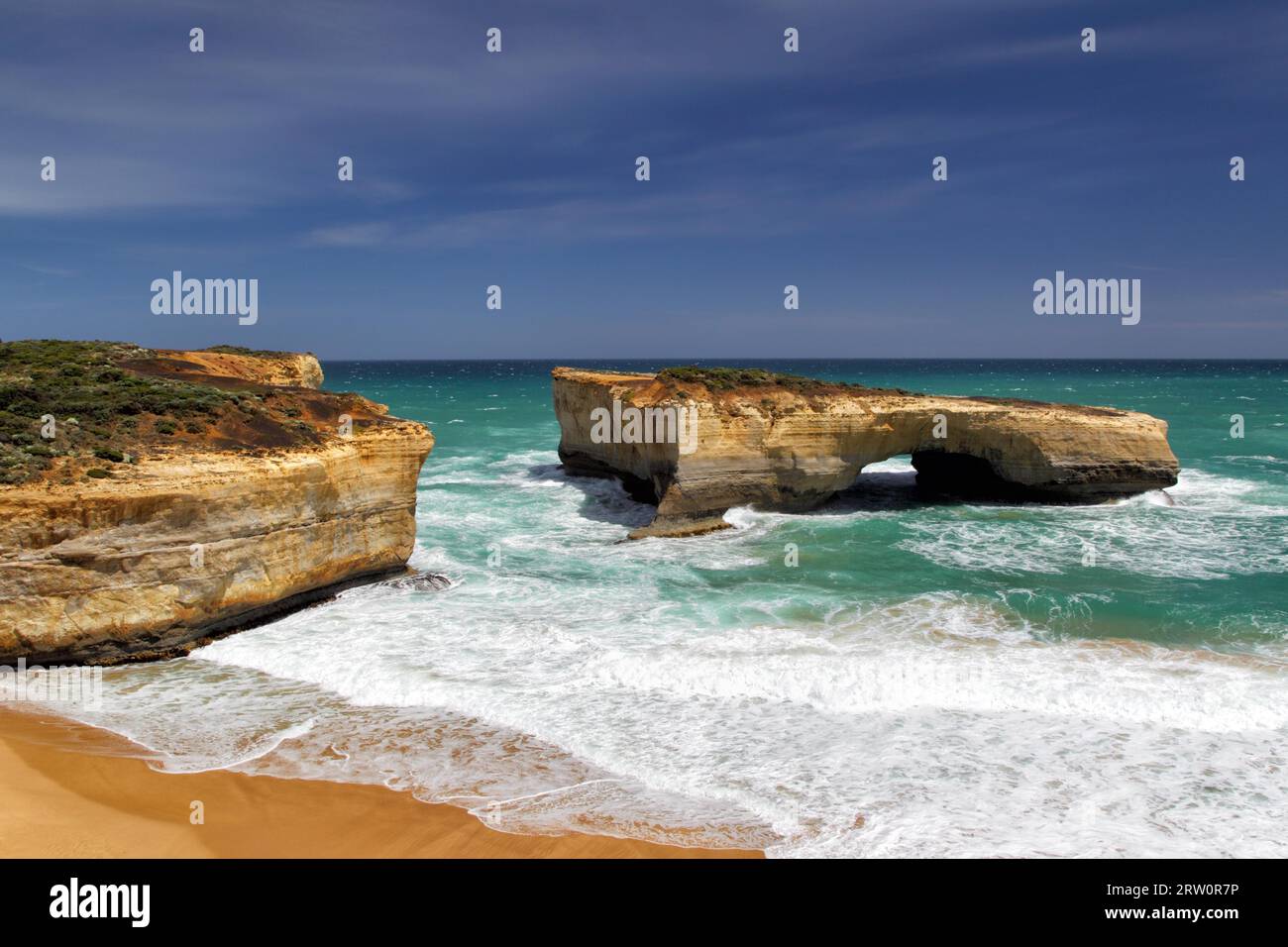 The famous London Bridge rock formation in Port Campbell National Park ...