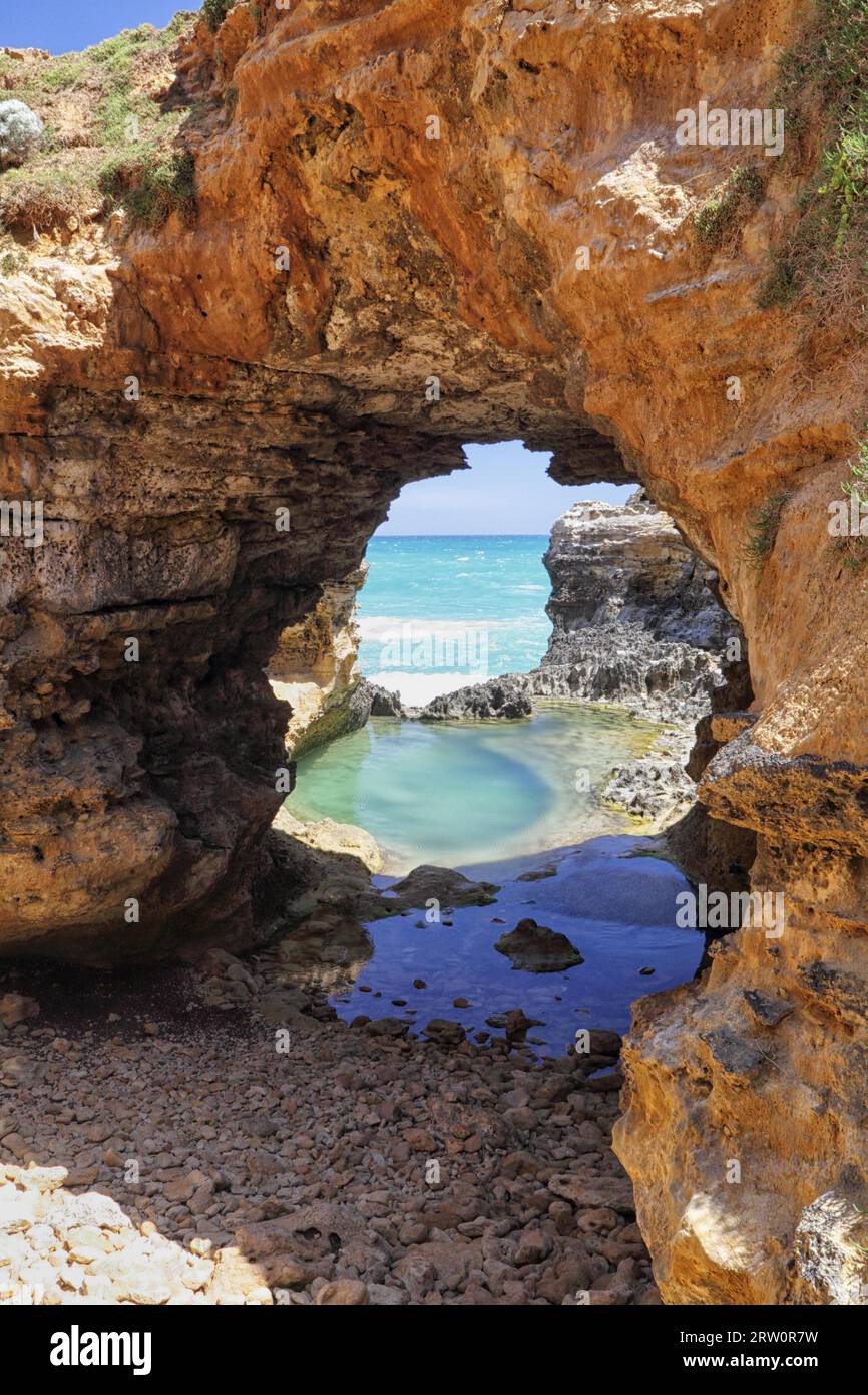 The Grotto in Port Campbell National Park on the Great Ocean Road in ...