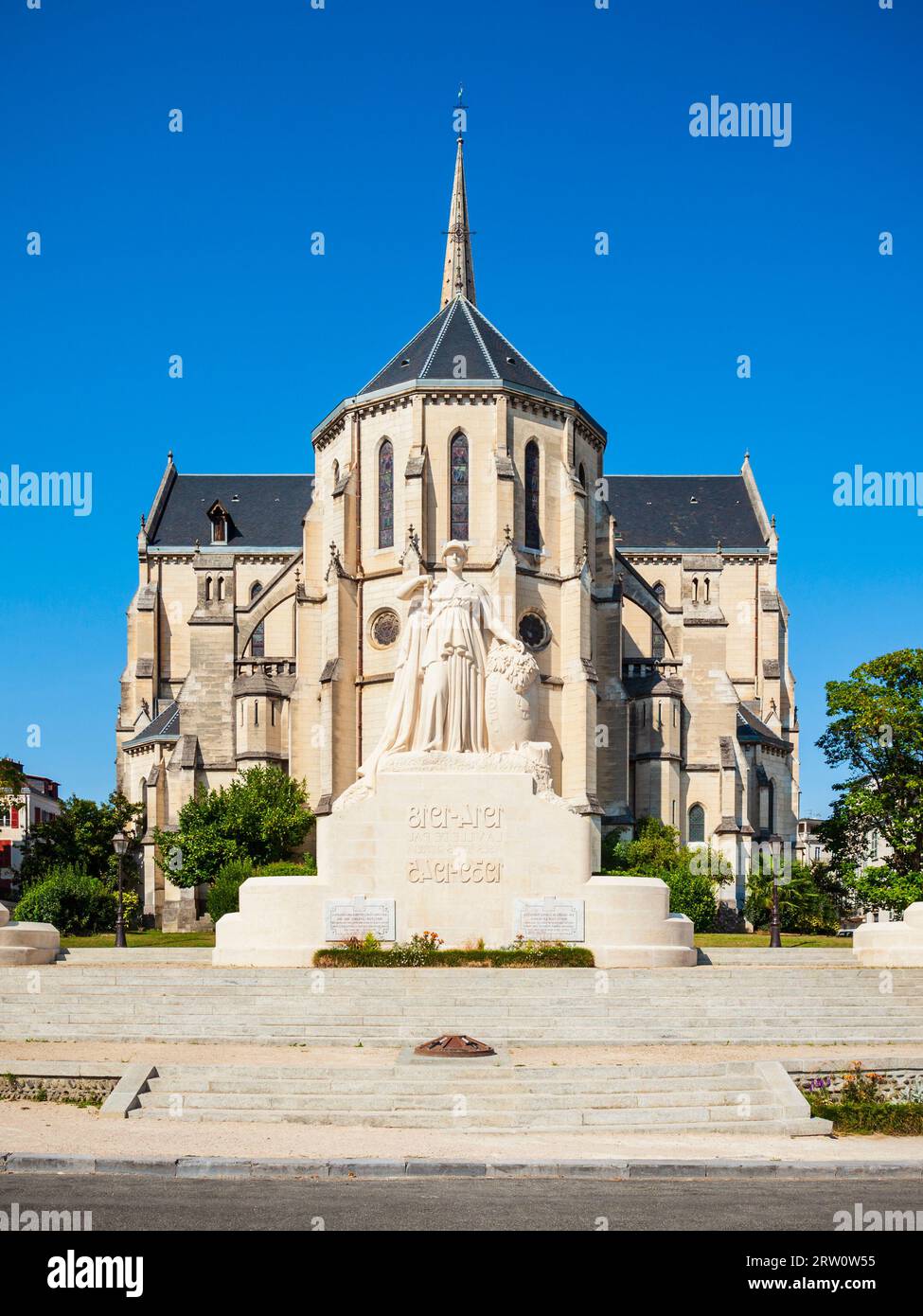 War memorial and Paroisse Eglise Saint Martin is a catholic church in ...