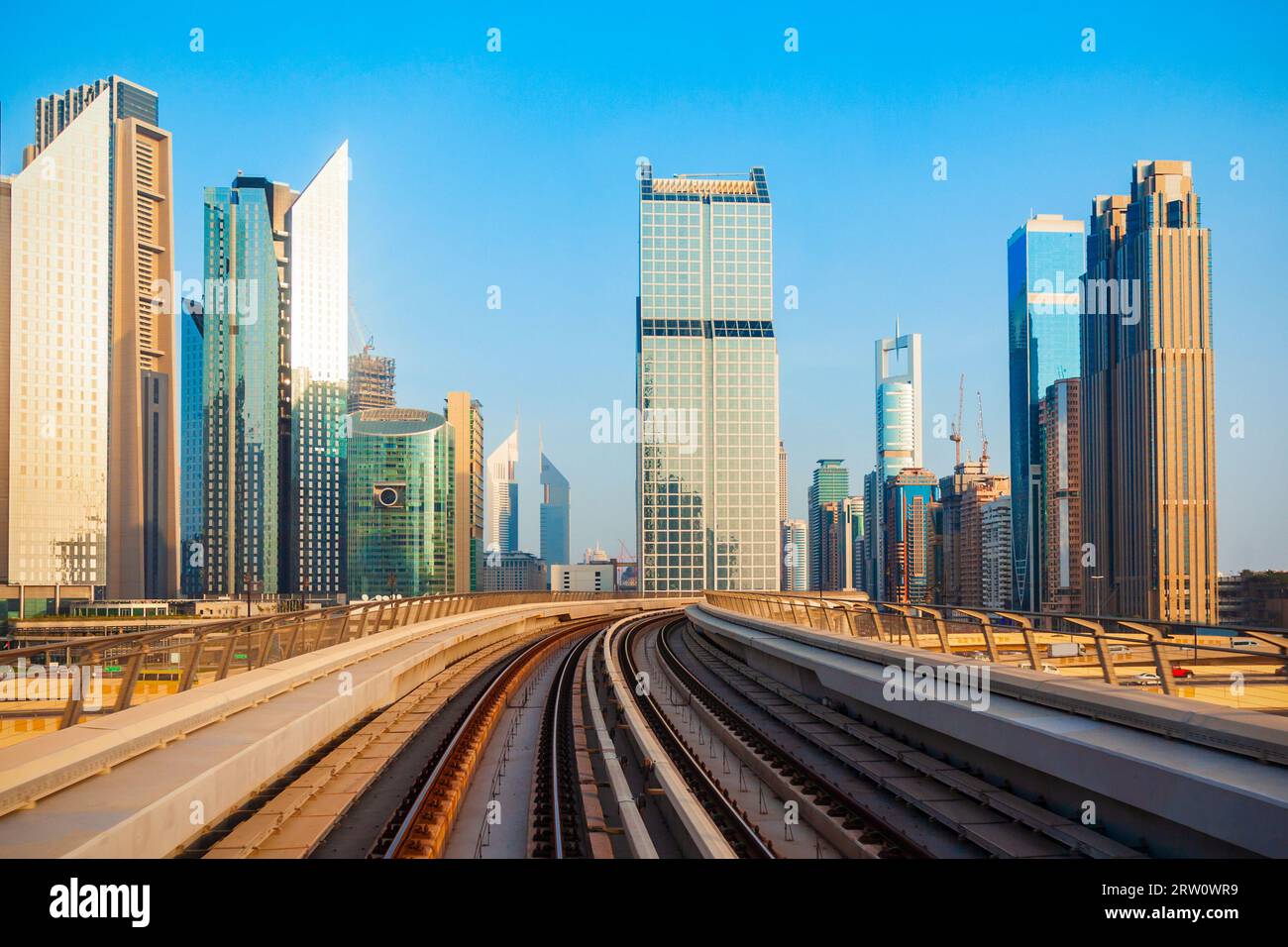 Dubai metro railway track construction hi-res stock photography and ...