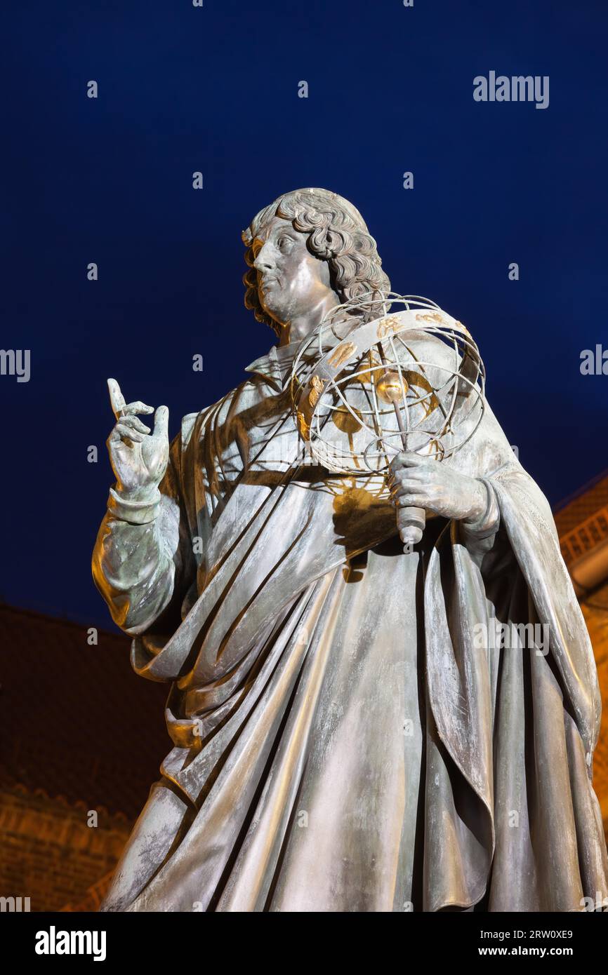 Monument of nicolaus copernicus hi-res stock photography and images - Alamy