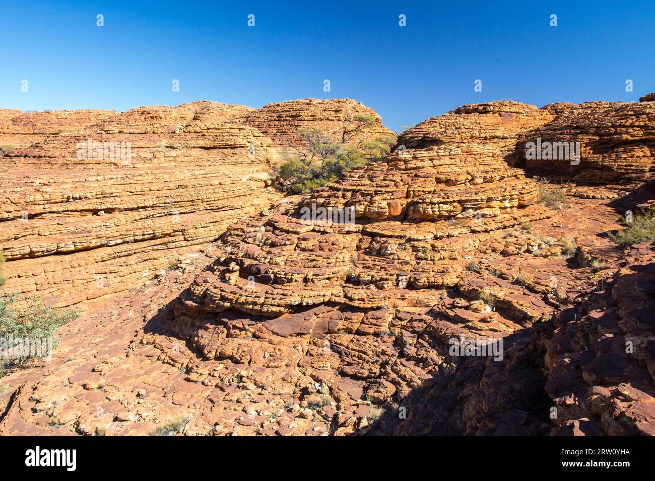 The incredible rock geology of Kings Canyon in the Northern Territory ...