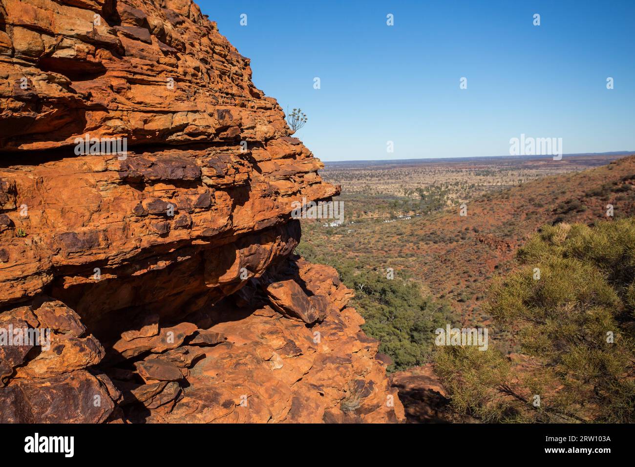 The incredible rock geology of Kings Canyon in the Northern Territory ...