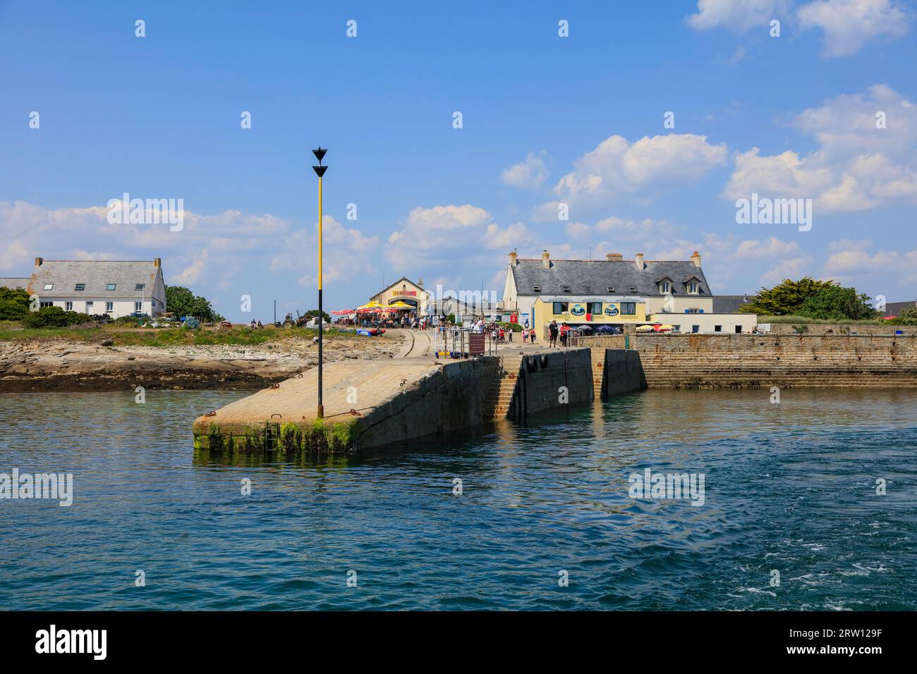 Ile Saint-Nicolas jetty, Glenan Islands, Glenan archipelago in the ...