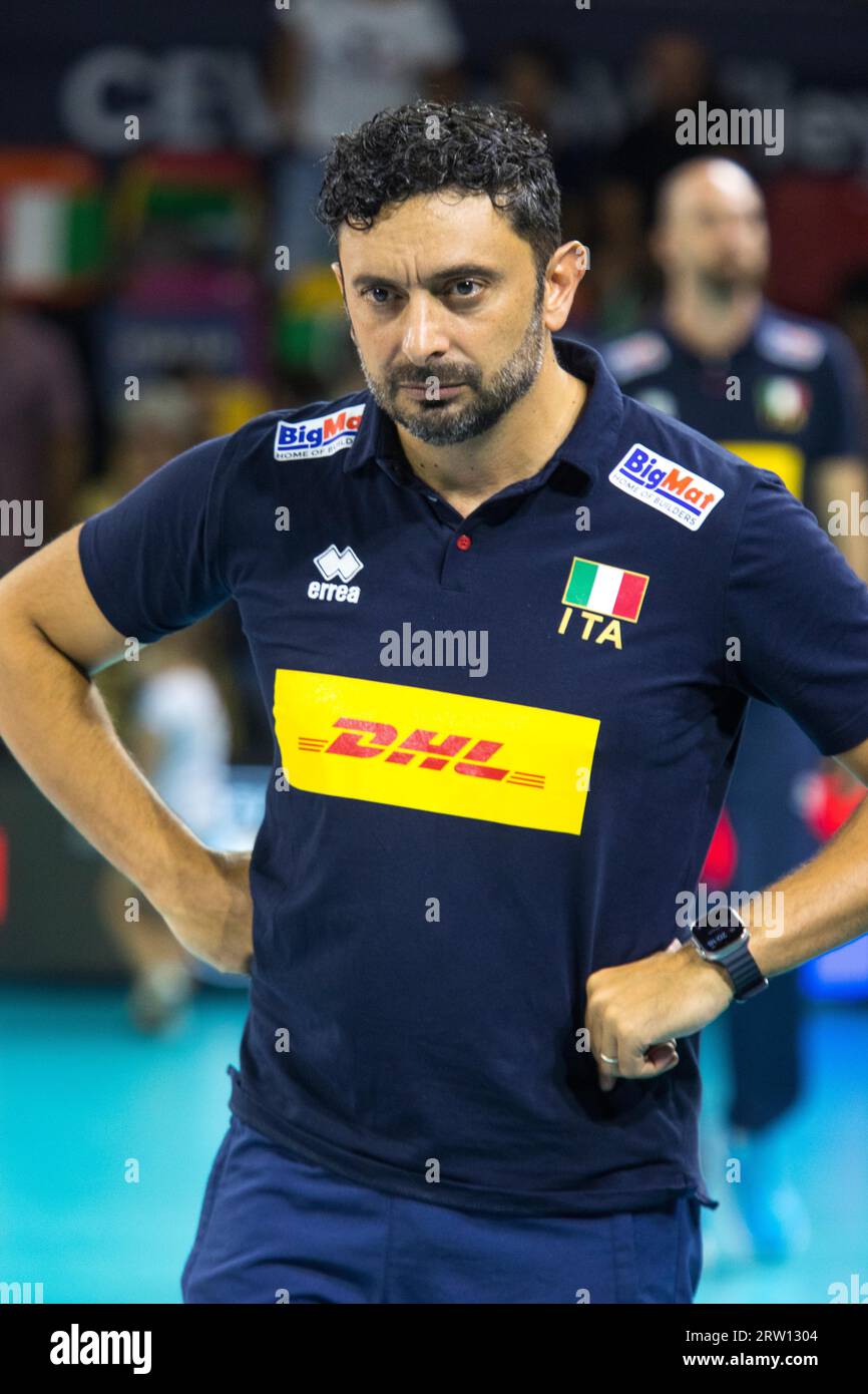 Coach of team italy hi-res stock photography and images - Alamy