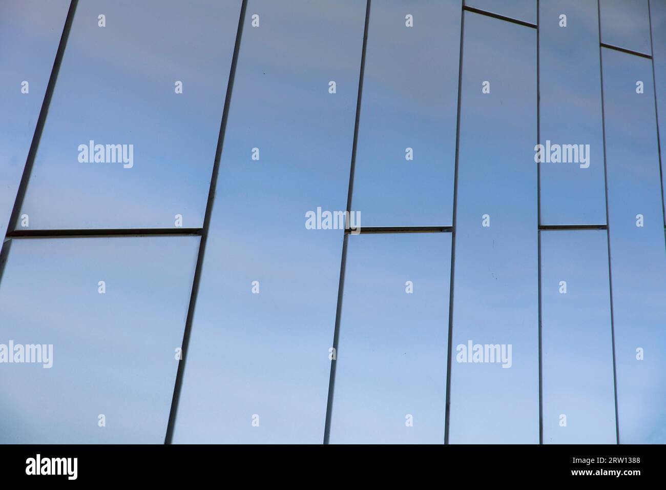 Aluminium wall, facade, modern Stock Photo - Alamy